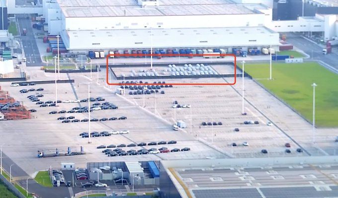 Tesle Model 3 Highland już na fabrycznym parkingu. - OTOEV.PL Tesle Model 3 Highland już na fabrycznym parkingu. - OTOEV.PL