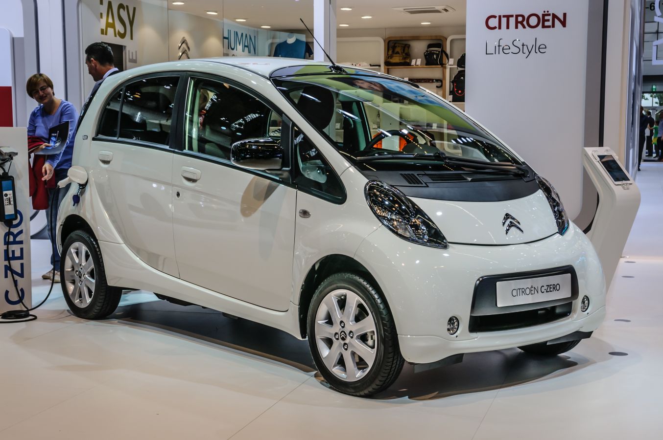 Citroen C-Zero elektryczny - opinie, dane techniczne, cena, zdjęcia i ...