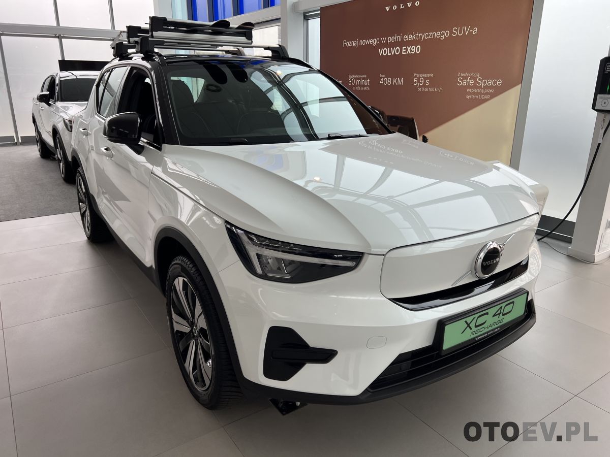 Volvo XC40 Recharge Twin Motor elektryczny - opinie, dane techniczne ...
