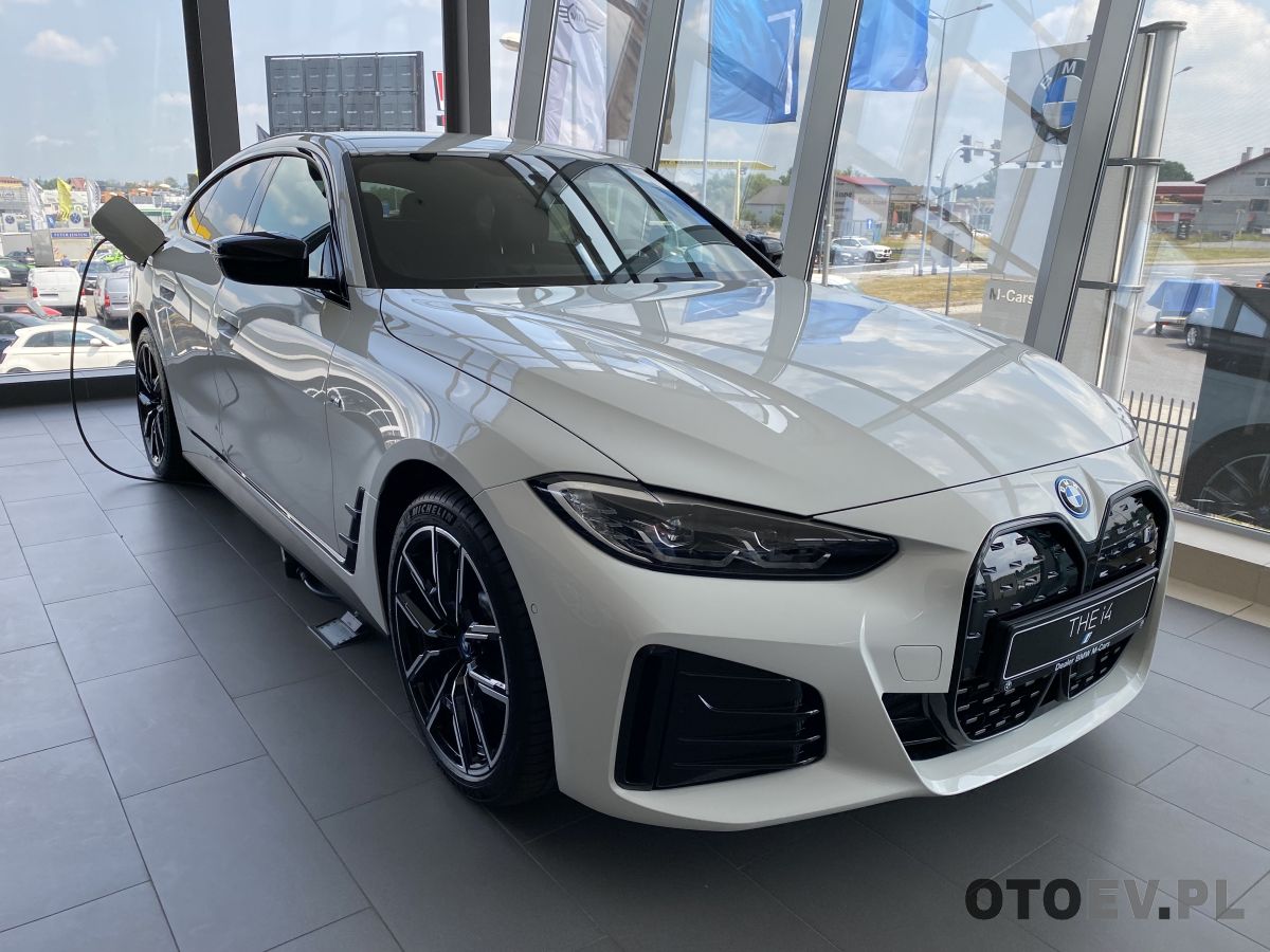 BMW i4 eDrive35 elektryczny - opinie, dane techniczne, cena, zdjęcia i ...