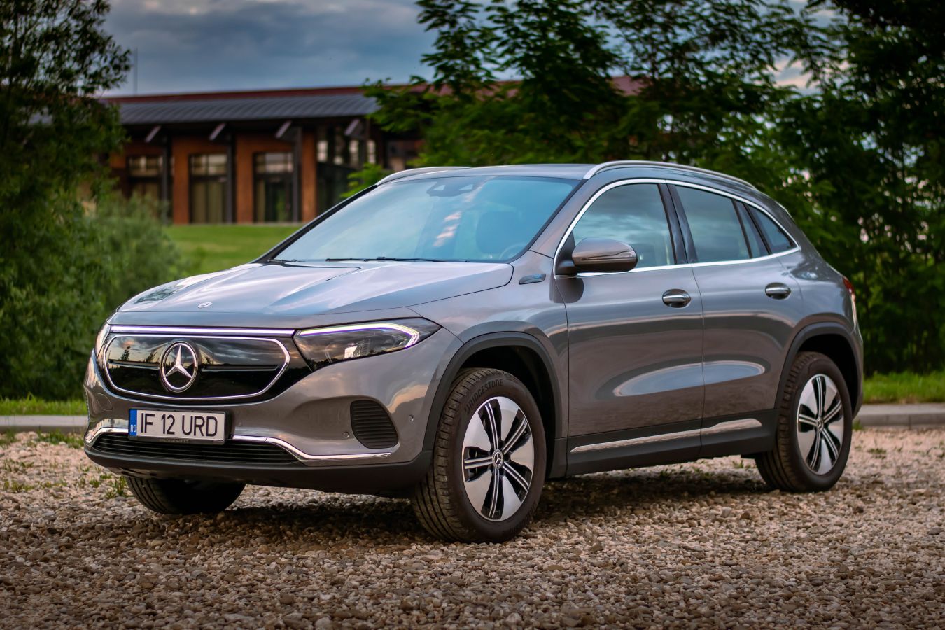 Mercedes EQA 300 4MATIC elektryczny - opinie, dane techniczne, cena ...