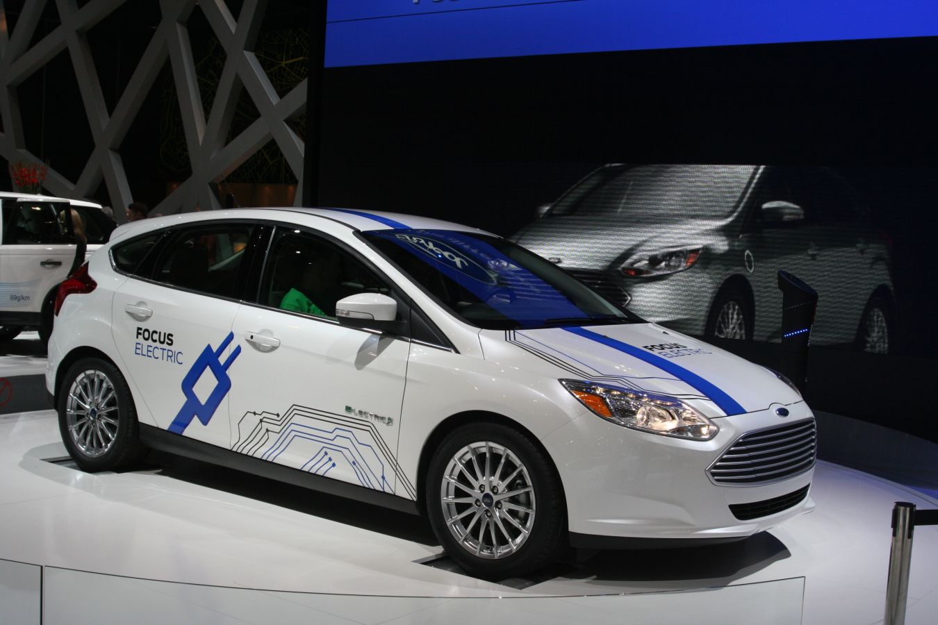 Ford Focus Electric elektryczny - opinie, dane techniczne, cena ...