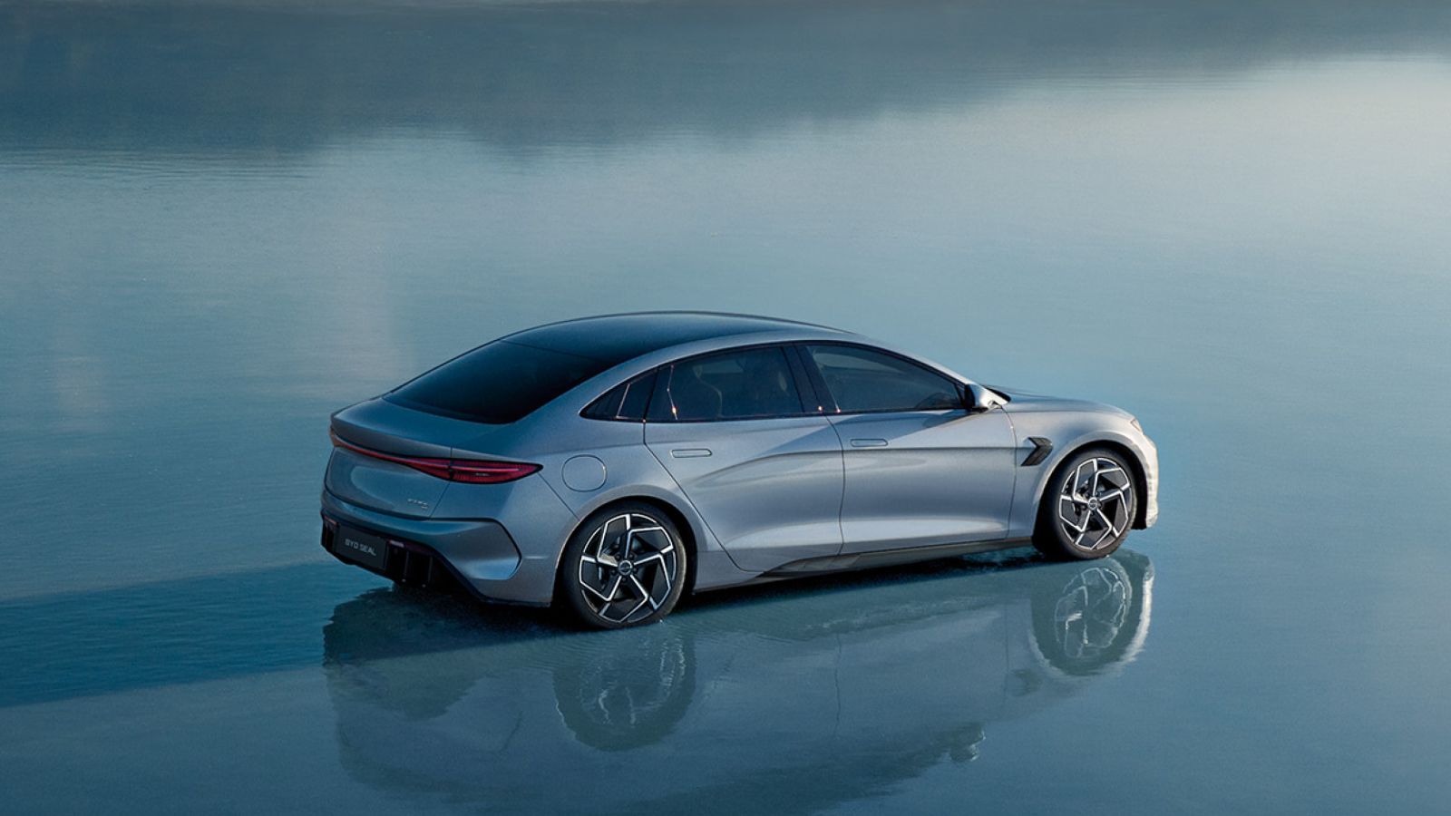 BYD SEAL RWD elektryczny - opinie, dane techniczne, cena, zdjęcia i ...