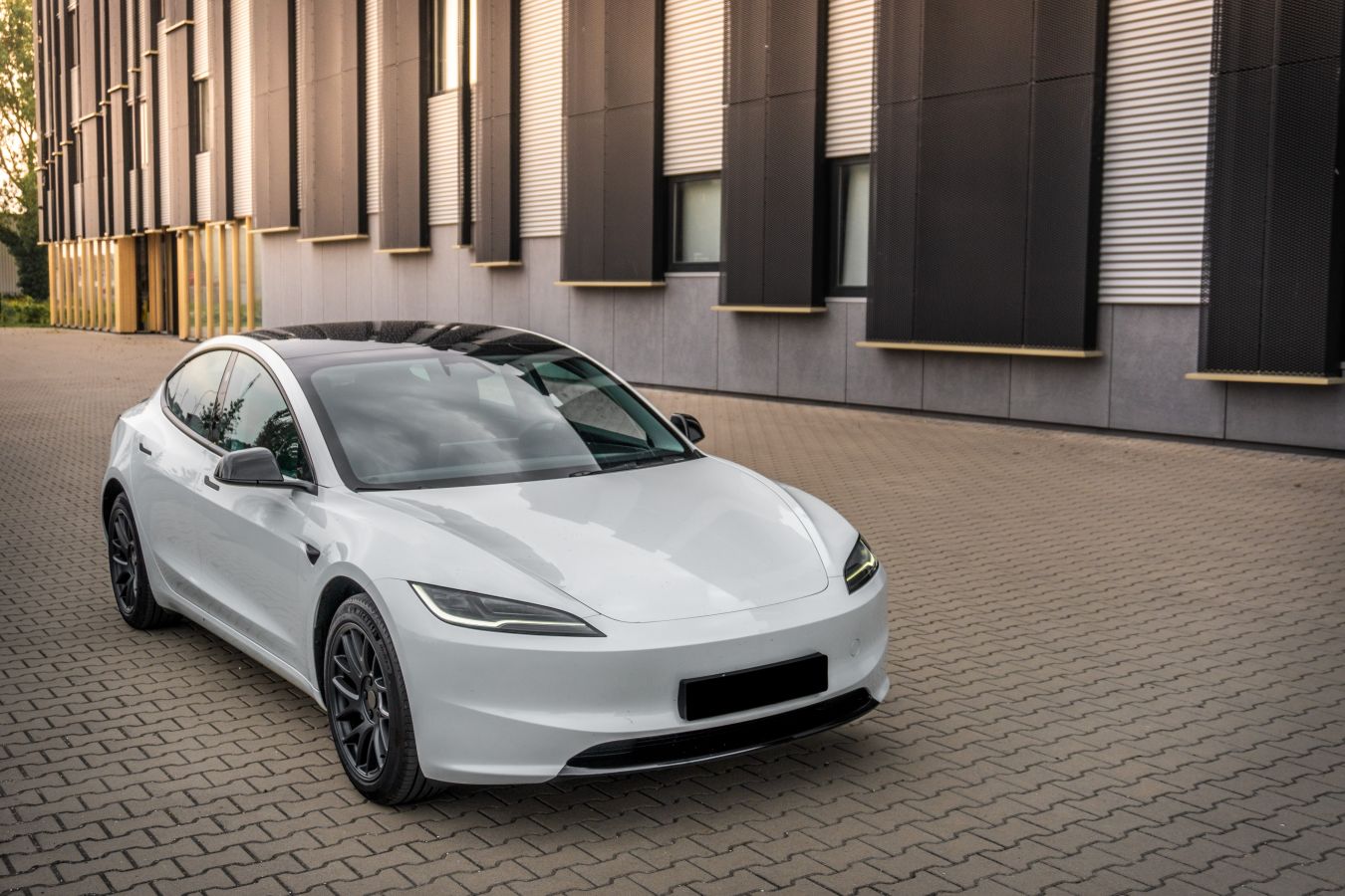 Tesla Model 3 Long Range (RWD) - OTOEV.PL