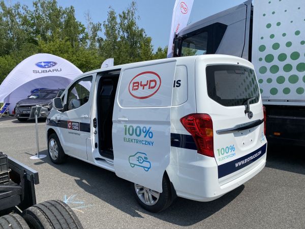 BYD ETP3 elektryczny - opinie, dane techniczne, cena, zdjęcia i testy ...