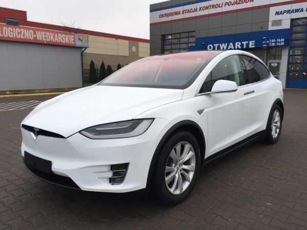 Tesla Model X 90D elektryczny - opinie, dane techniczne, cena, zdjęcia ...